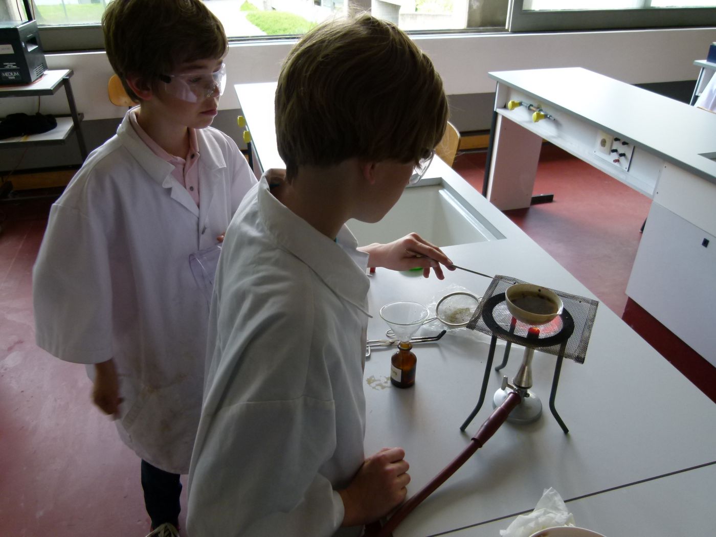 Jugend forscht - Schüler experimentieren | katharinengymnasium.de